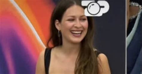 Ja Sa Kushtoi Veshja E Djeshme E Françeskës Shqiptar