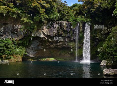 Cheonjiyeon Waterfalls One Of The Most Famous Waterfalls On Jeju