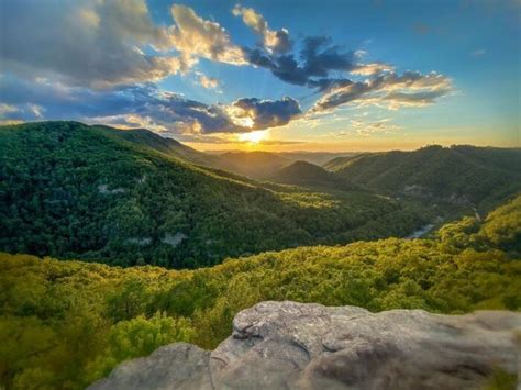 This Region In Kentucky Is Home To Over 800 Wondrous Waterfalls