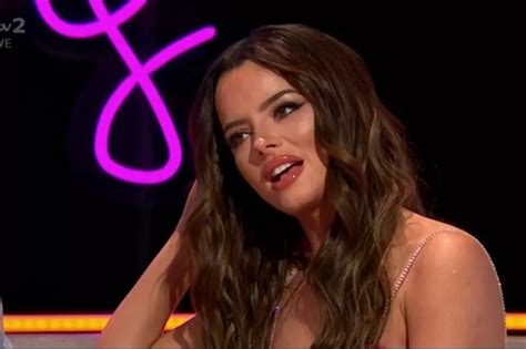 Love Islands Maura Higgins Fans Say Its An Actual Joke As She Stuns