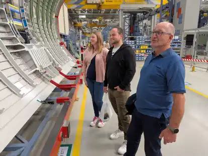 Familientag Bei Airbus In Nordenham Tausende Besucher Genießen Programm