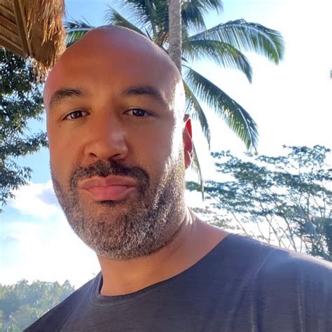 Simon Edwards By Simon • Threads Say More