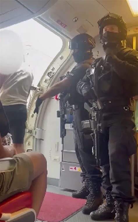 Armed Police Storm Plane Bound For Turkey On Runway Over Explosive