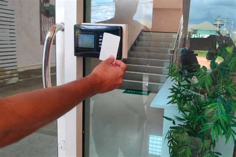 Your Guide To Key Fob Door Entry Systems In 2025