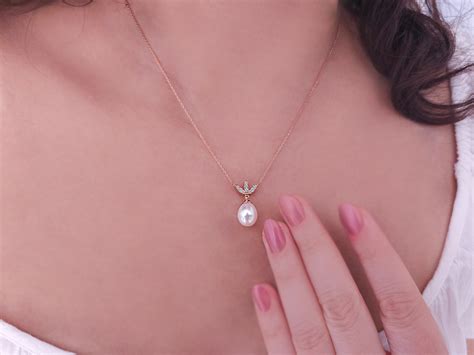 Markiz Kesim Pırlanta Görünümlü Pembe İnci Kolye