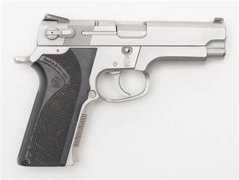 Smith And Wesson Model 4006 Da Semi Auto Pistol 40 Sandw Cal 4” Barrel