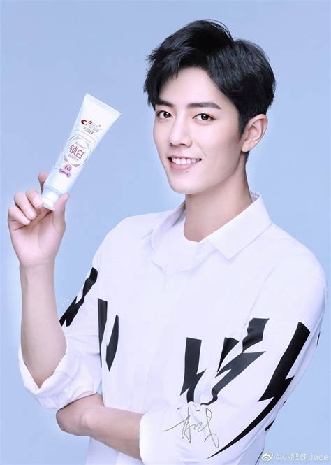 Crest Toothpaste Commercial The Grandmaster Crest Toothpaste Peace Gesture