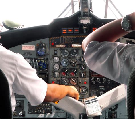 Malásia Piloto E Copiloto Imagem De Stock Imagem De Interruptores 1878097