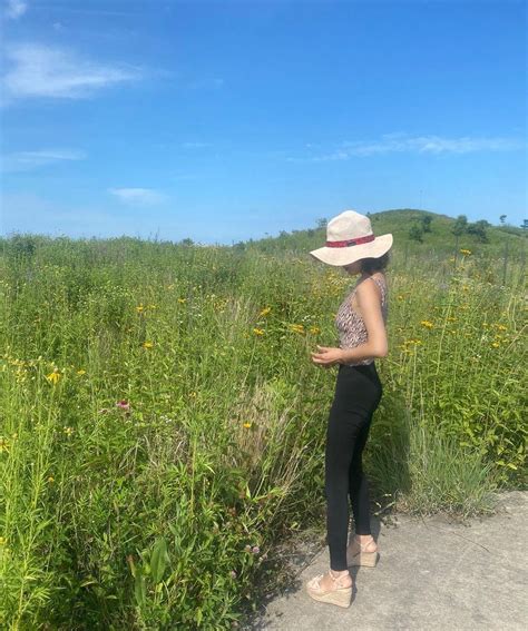 Yeonmi Parks Feet