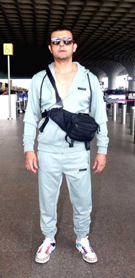 Mumbai Indian Playback Singer Sonu Nigam Spotted At Airport