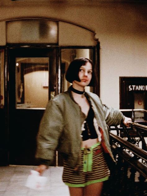 30 Photos Of A Very Young Natalie Portman As Mathilda Lando In “léon