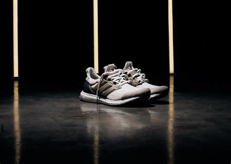 아디다스 컨소시엄 Sneakersnstuff X Social Status 울트라 부스트 럭스adidas Consortium