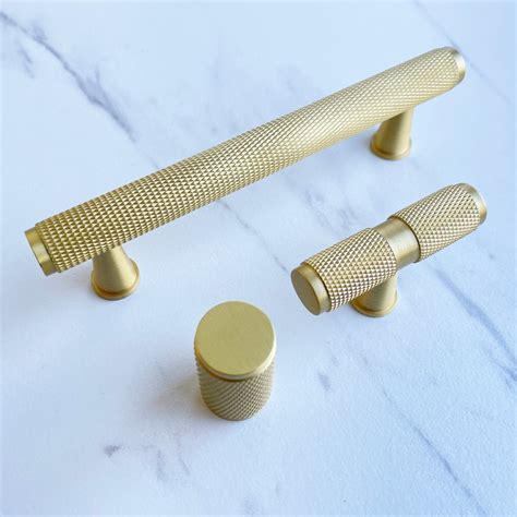 Posh Hardware Shop Knobs Handle Pulls Hooks Kitchens And Bathrooms