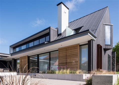 Rugged Flint Walls Feature In House 19 By Jestico And Whiles