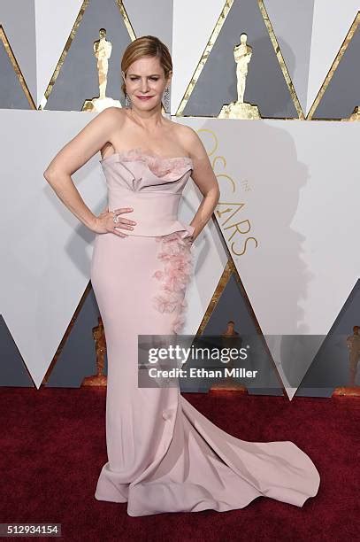 5306 Jennifer Jason Leigh Photos And High Res Pictures Getty Images