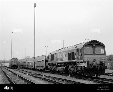 Class 66 Locomotive On A Car Train At Washwood Heath Birmingham Stock