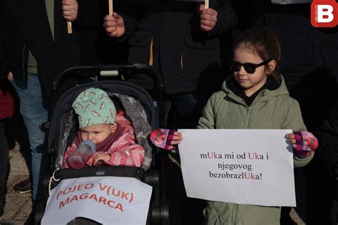 Sb Na Licu Mjesta Novi Protesti Mladih Zbog Smanjenih Subvencija Za