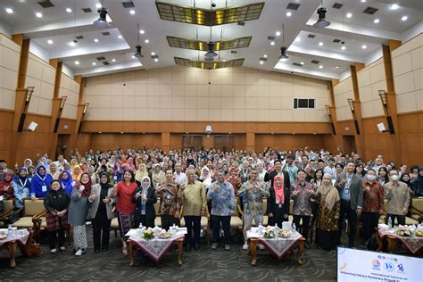 Success International Seminar On Enhancing Literacy Numeracy Through