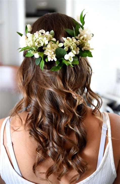 Hairstyle For Wedding With Flowers