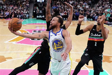 Steph Curry Pours In 46 As Warriors Hand Spurs Their First Home Loss