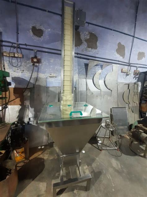 Cap Feeder Elevator Capacity 1 50 Kg Per Feet At ₹ 95500 Piece In Ahmedabad Id 26161125755