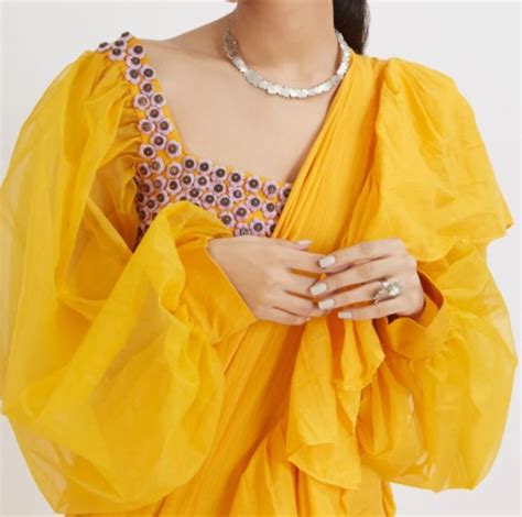 Stylish And Trendy Latest Balloon Sleeves Blouse Designs