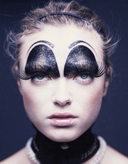 Pin By Veronica Alicea On Halloweeeen Dramatic Eye Makeup Dramatic