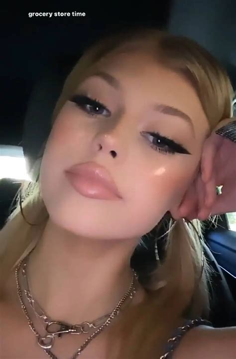 She Has The Perfect Lips 👄🤤 Scrolller