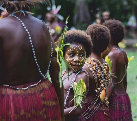 Eyes Front The Bilbil People Madang Papua New Guinea Image Polly