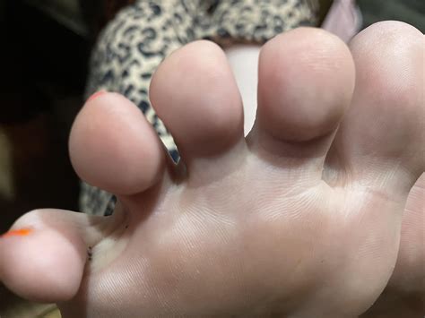 Can You Clean The Little Tiny Bits Deep In Between Rfootfetish