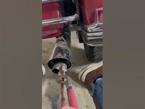 Removing baffles from screaming Eagle pipes - YouTube