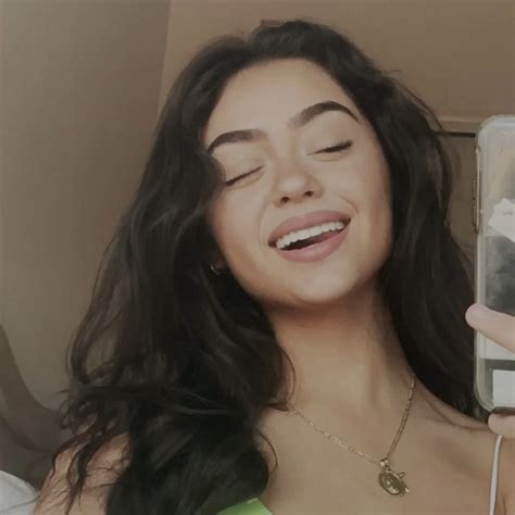 Nailea Devora Photos