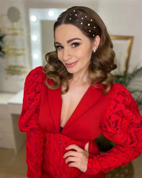 Ewelina Lisowska Biography Height And Life Story Super Stars Bio