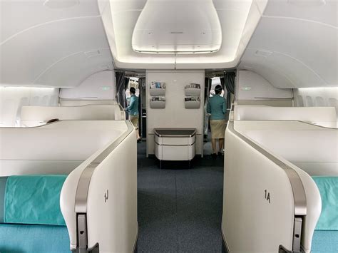 Review Korean Air First Class 747 8 From Atlanta To Seoul The Points Guy