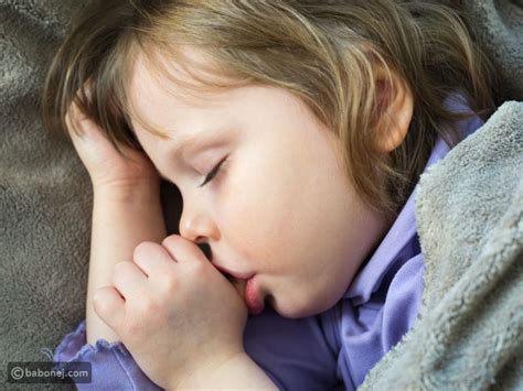 ‏عادة مص الإبهام الأسباب والسلبيات والعلاج‏ ‏babonej بابونج‏