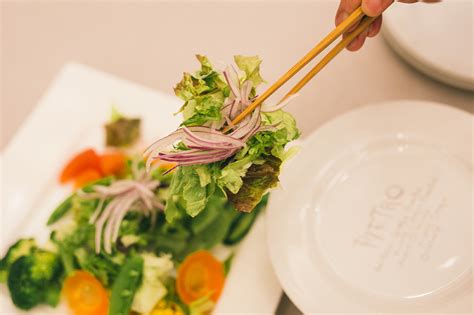 サラダが美味しく食べられるお箸の開発 × 株式会社ピエトロ 株式会社ヤマチク