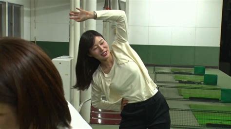 足立夏保 巨乳の乳揺れ！ アナキャプ