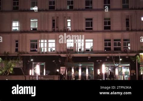 Working At Elevation Stock Videos And Footage Hd And 4k Video Clips Alamy