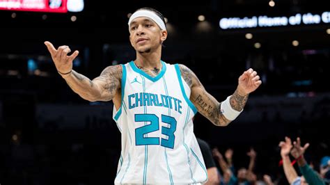 Tre Manns Sneaker Decision Perfectly Epitomizes His Comeback Bid