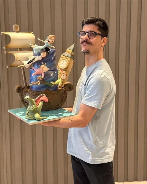 Pin By Ivonne Marie Rodríguez On Bake Peter Pan Cakes Alice In