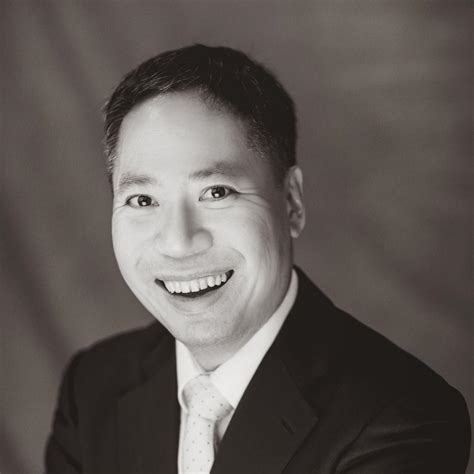 🍁 단풍이 가장 예쁜 지금 남이섬에서 하루쯤 드라마 속 주인공이 되어볼까요 👘 고운 한복 입고 단풍길을 걷다 보면 마치 사극 한 장면 속에 들어온 듯한 기분 🍂