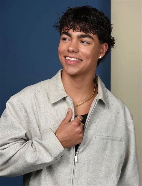Malachi Barton Malachibarton • Instagram Profile Cute Celebrity Guys Celebrities Male