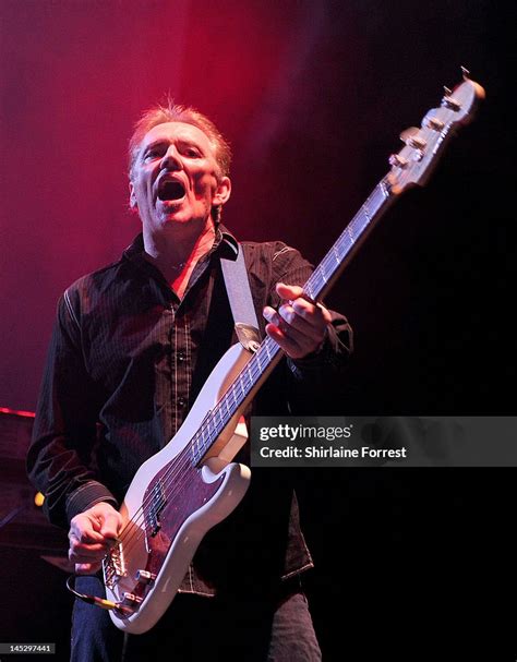 Steve Garvey Of Buzzcocks Performs At Manchester Apollo On May 25 News Photo Getty Images