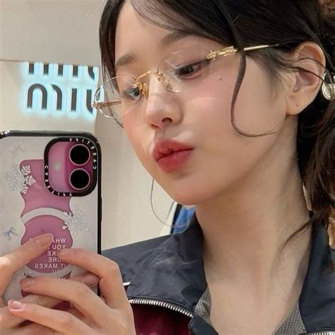 Wonyoung Pfp ロールモデル 色 眼鏡