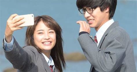 Do Guys Delete Pictures Of Their Ex After Break Up Yesno Girlsaskguys