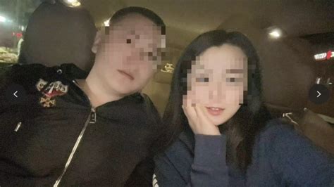 女子与男友争执胸部中刀身亡一审判定系自杀，男友母亲否认儿子杀人凤凰网视频凤凰网