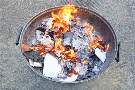 To Torch Or Not To Torch 5 Ways To Deal With Mementos Post Break Up HuffPost Life