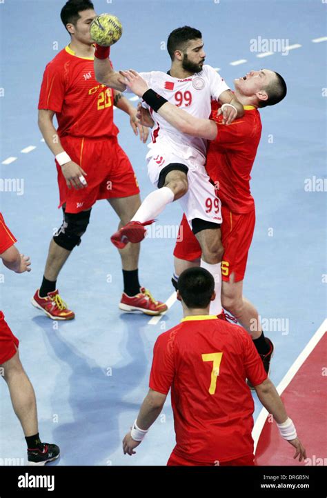 Isa Town 25th Jan 2014 Bahrains Husain Al Sayed C Shoots During The 16th Asian Mens