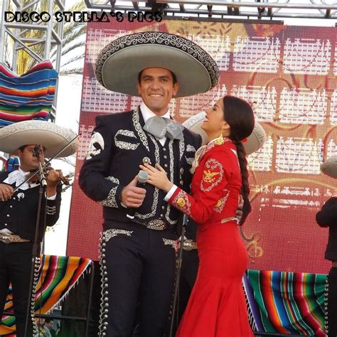 Pin By 园甸 On ᴊᴏʀɢᴇ Sᴀʟɪɴᴀs Celebrities Mexican American Culture Art
