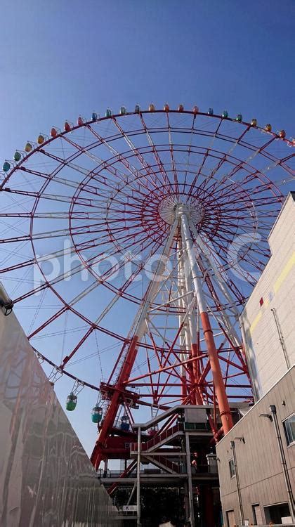 下から見た観覧車 No 29165955｜写真素材なら「写真ac」無料（フリー）ダウンロードok